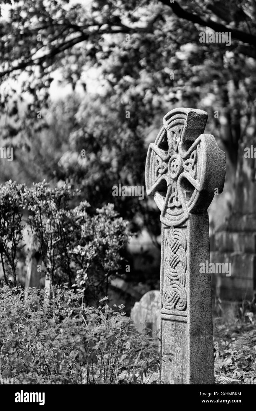 Historic london cemetery Black and White Stock Photos & Images - Alamy