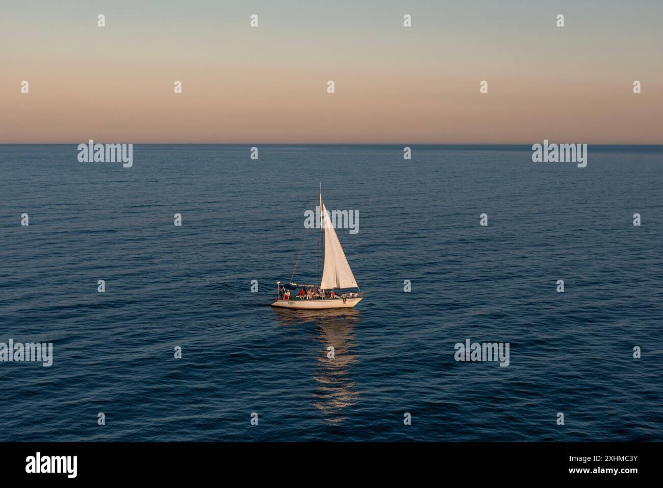 Aerial luxury sail boat yacht hi-res stock photography and images - Alamy