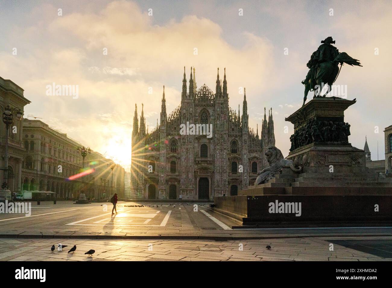 Piazza del duomo at sunrise hi-res stock photography and images - Alamy