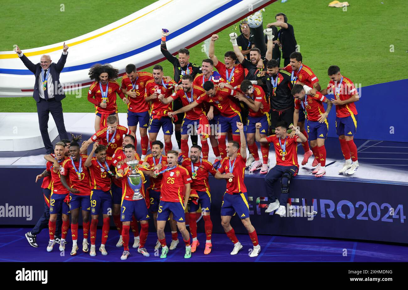 Uefa euro 2024 trophy hi-res stock photography and images - Alamy