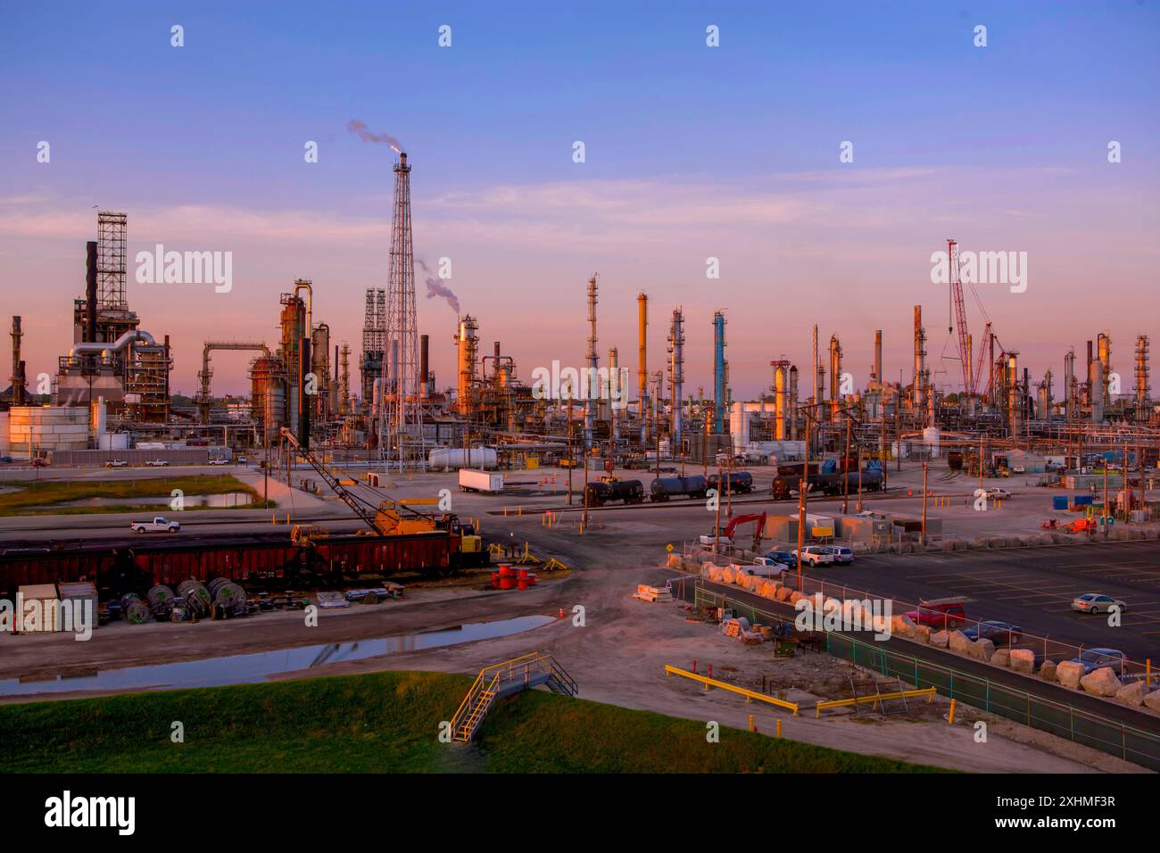 Oil and Gas refinery in Ohio Stock Photo - Alamy