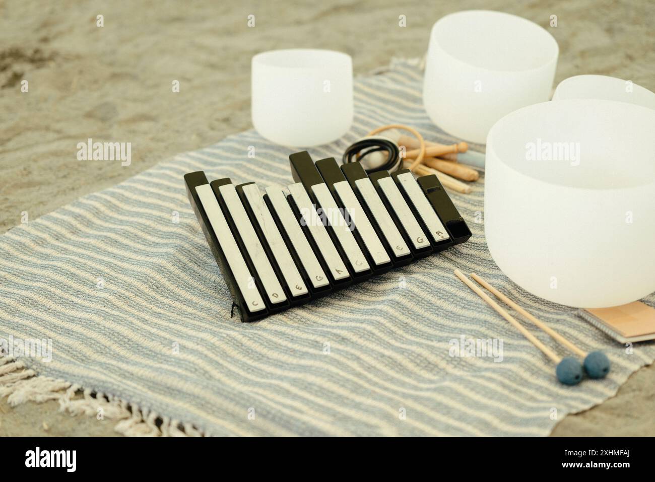 Chimes instruments hi-res stock photography and images - Alamy