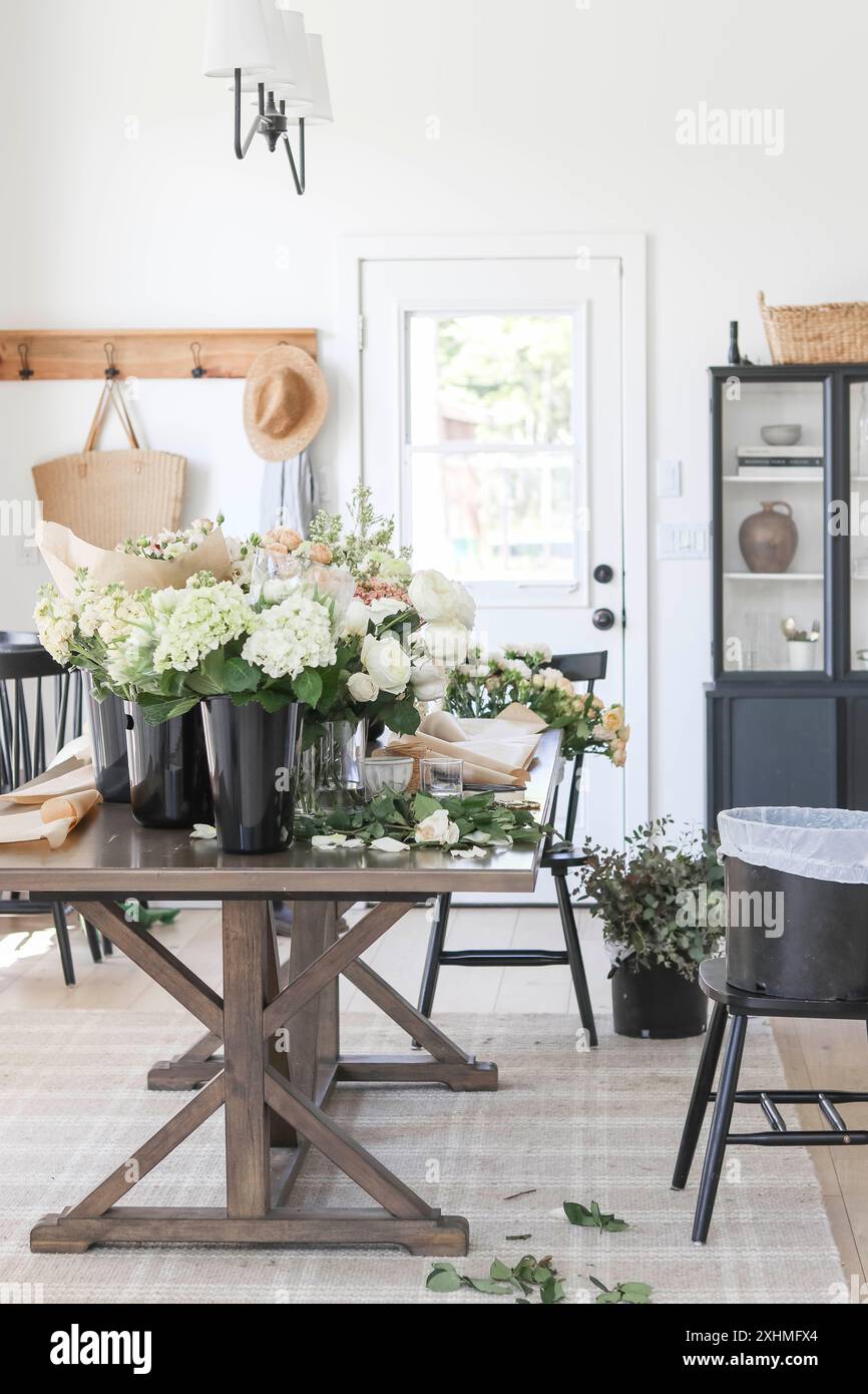 Spring Floral Workshop at a Farmhouse Studio Stock Photo - Alamy