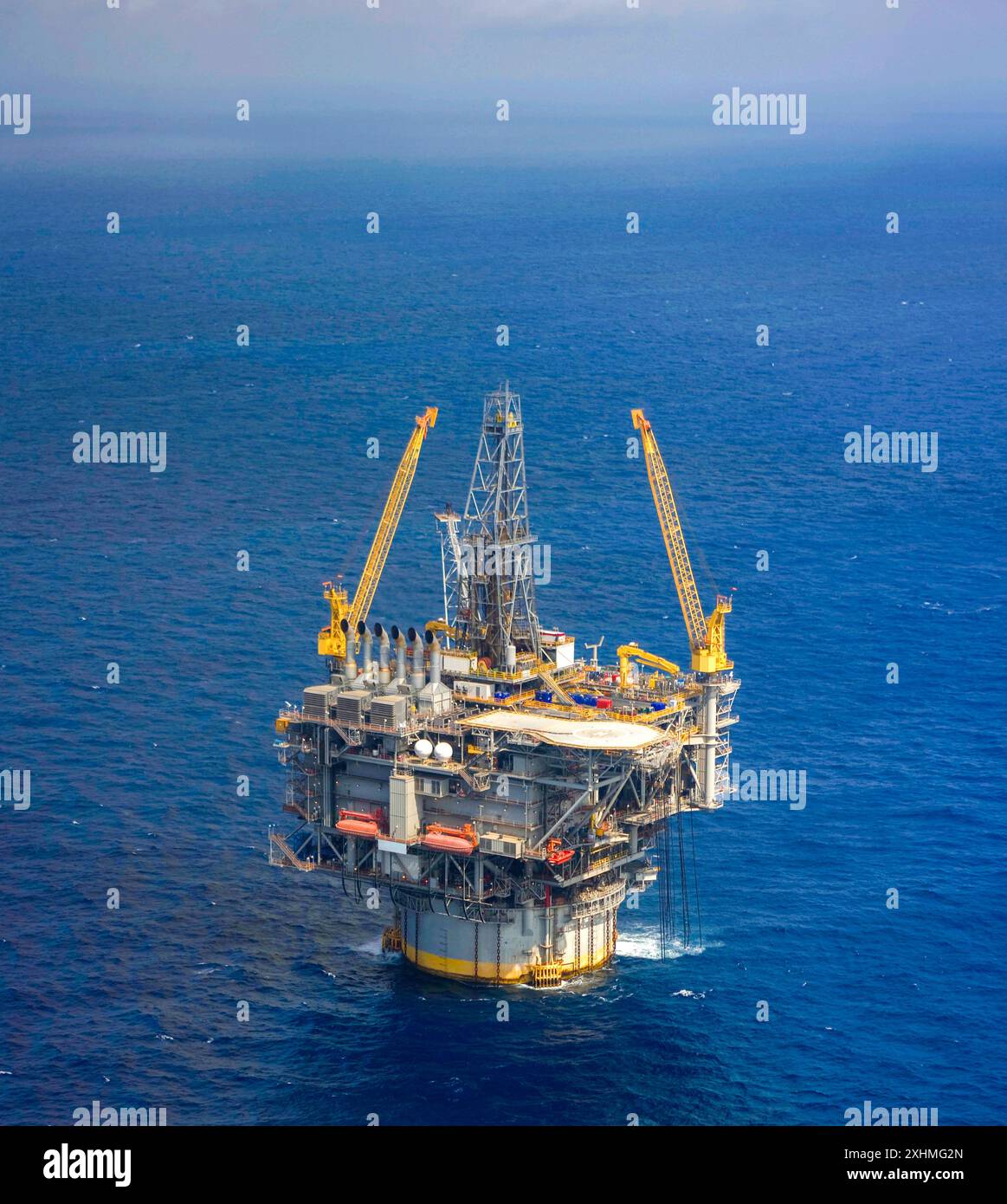 Oil drilling platform Gulf of Mexico Stock Photo - Alamy