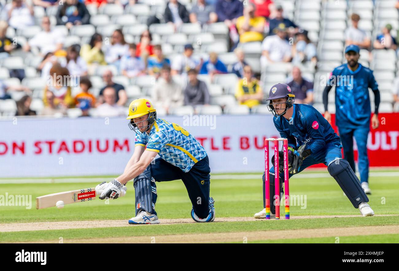 Dan Mousley batting for the Bears in a T20 Blast match between ...