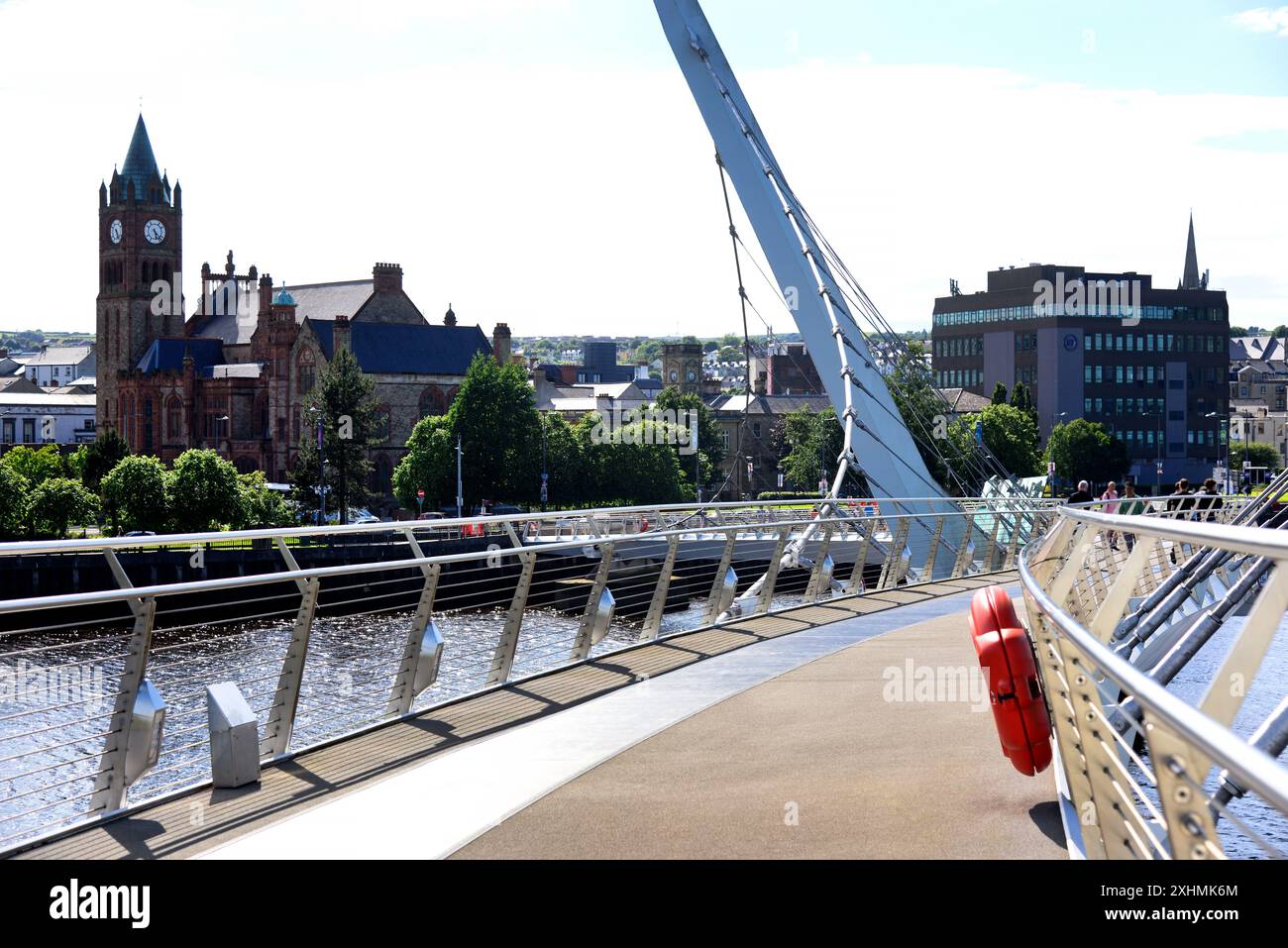 Peace bridge river foyle hi-res stock photography and images - Alamy