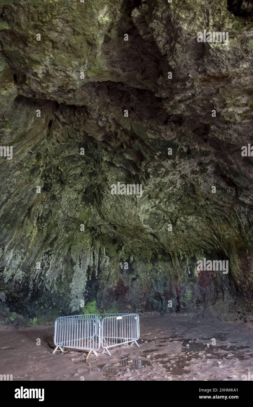 Pembroke castle cave hi-res stock photography and images - Alamy