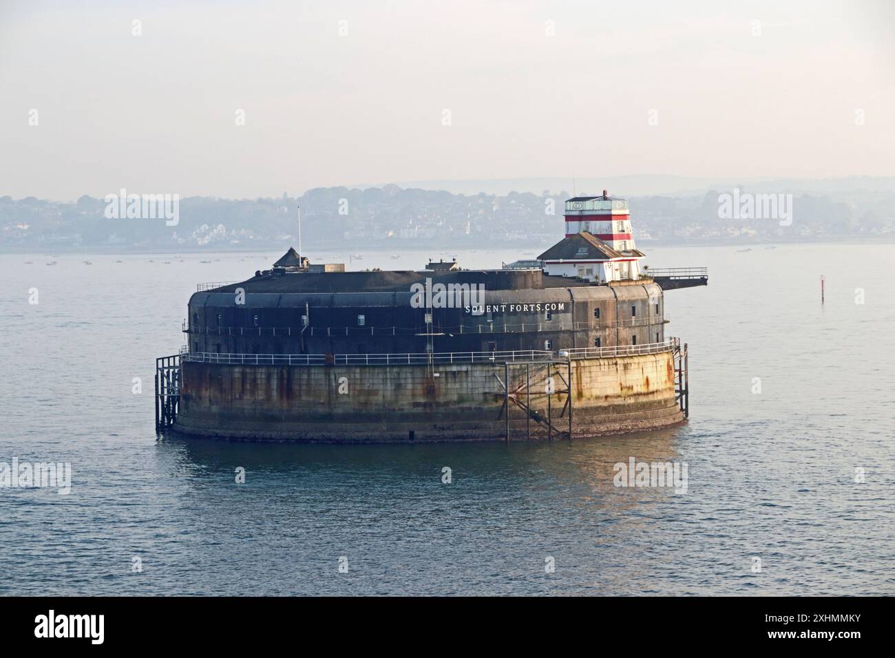 No Man's Fort in Solent estuary Stock Photo - Alamy