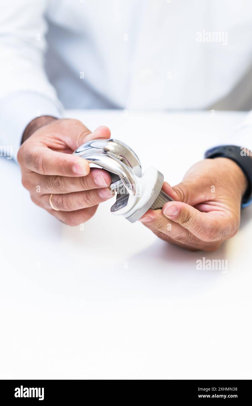 Artificial joint device hi-res stock photography and images - Alamy