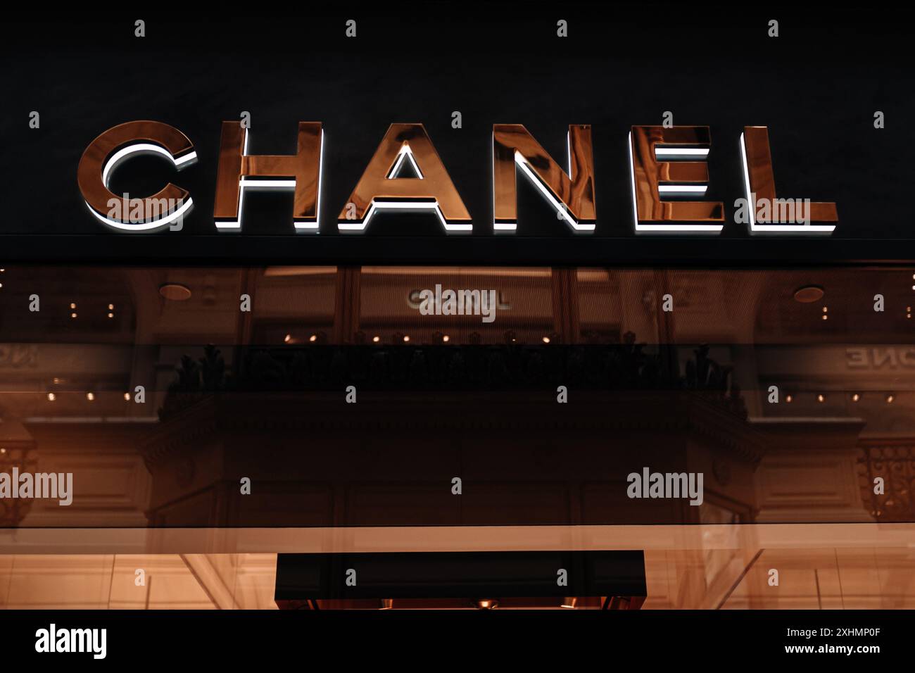 Specialized logo hi-res stock photography and images - Alamy