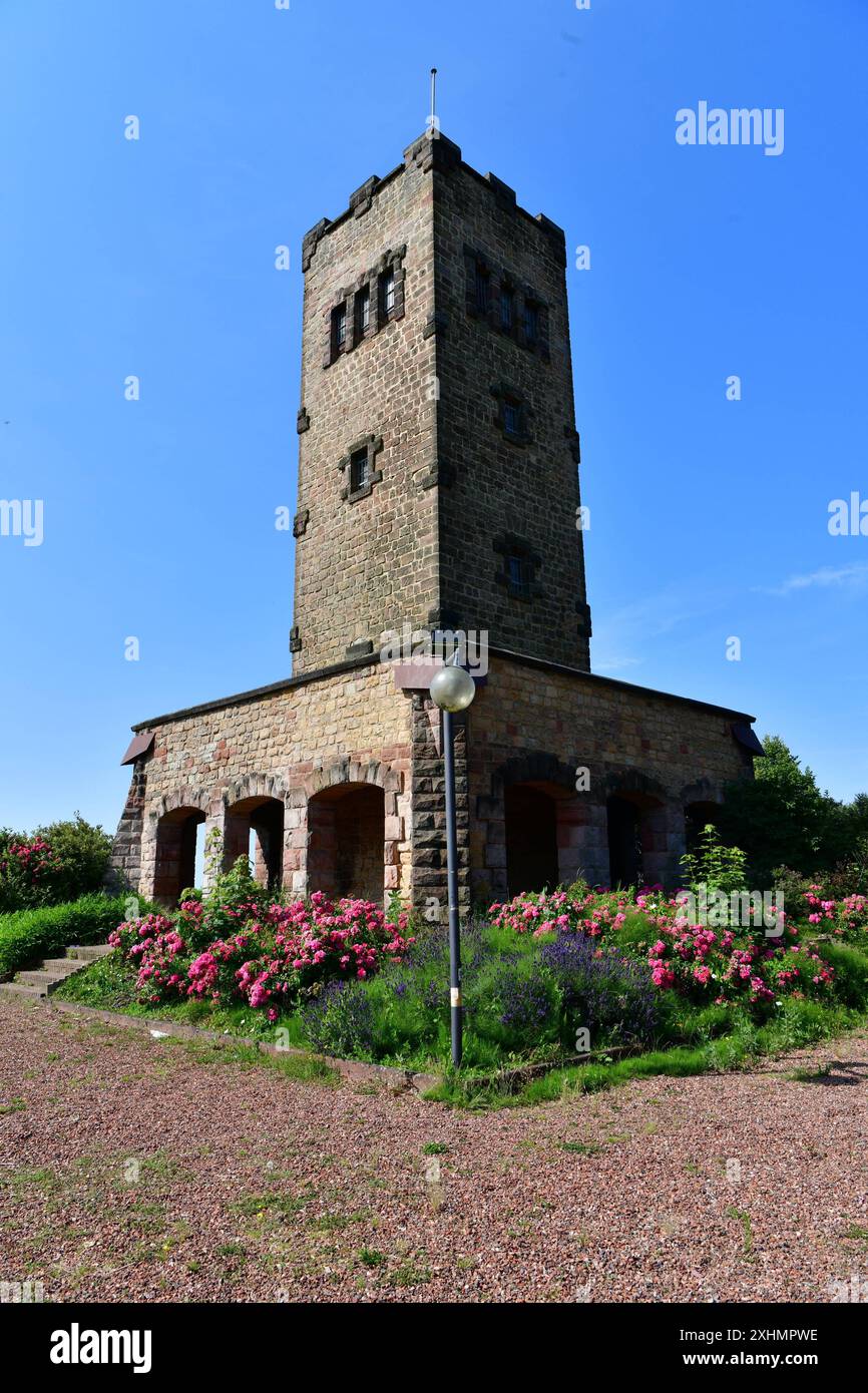 Der Galgenbergturm in Elversberg am Montag 15.7.2024. *** The ...