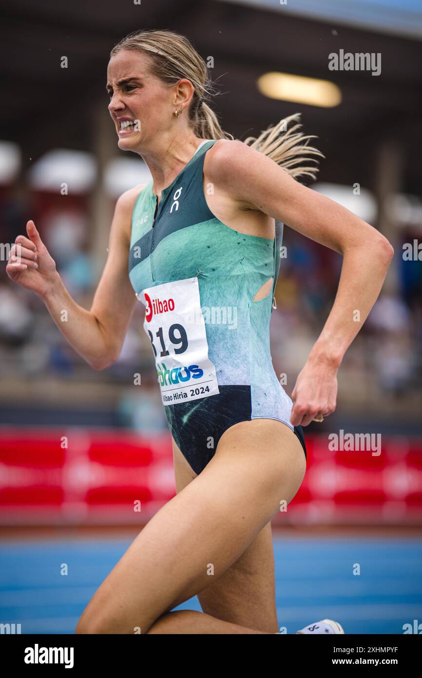 Maudie Skyring participating in the 5000 meters at the Bilbao 2024 ...