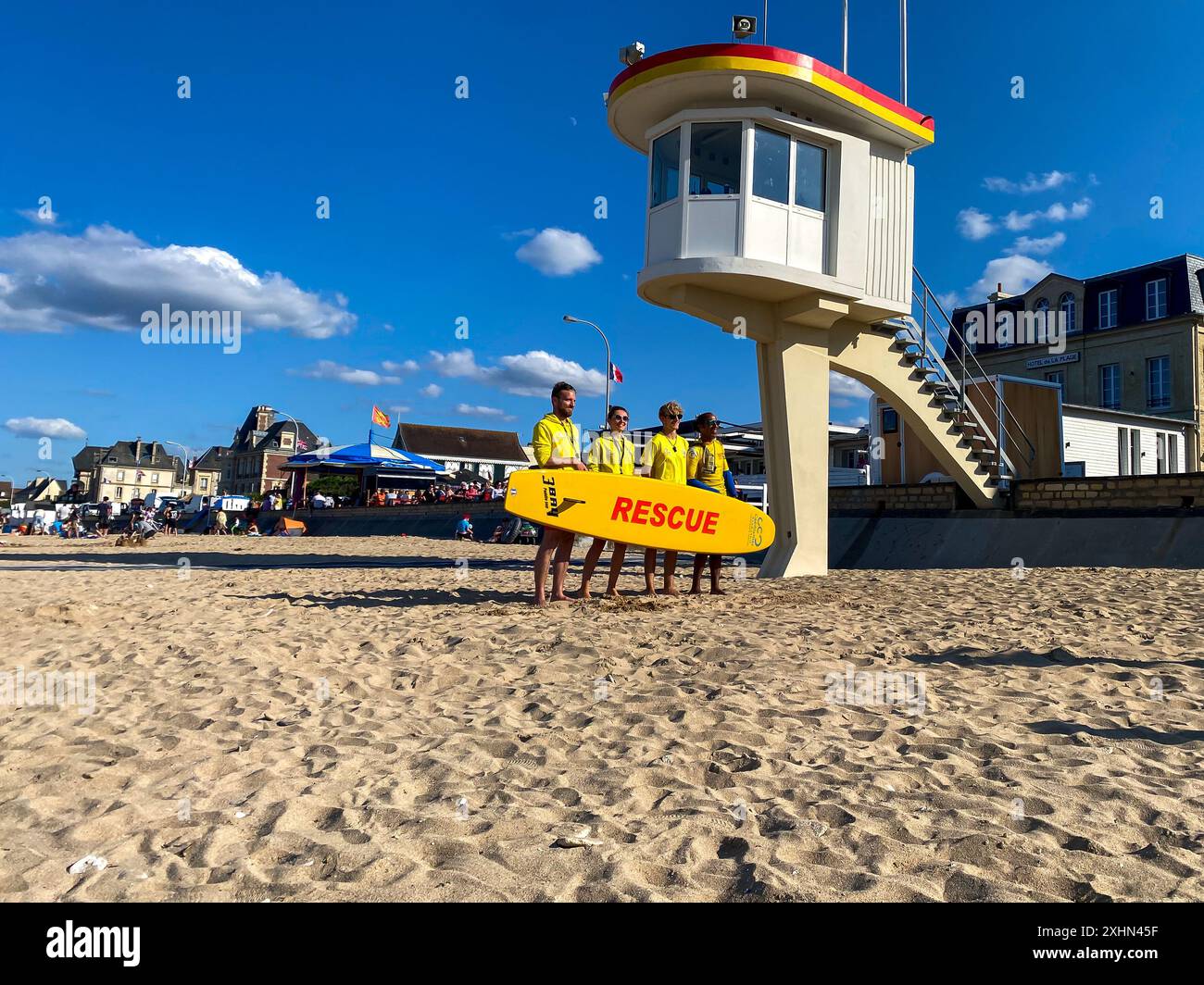 Emergency life buoy stand on hi-res stock photography and images - Alamy