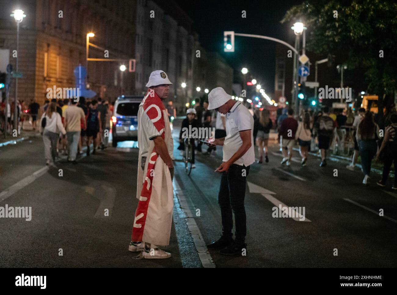 Sad england fans defeated hi-res stock photography and images - Alamy