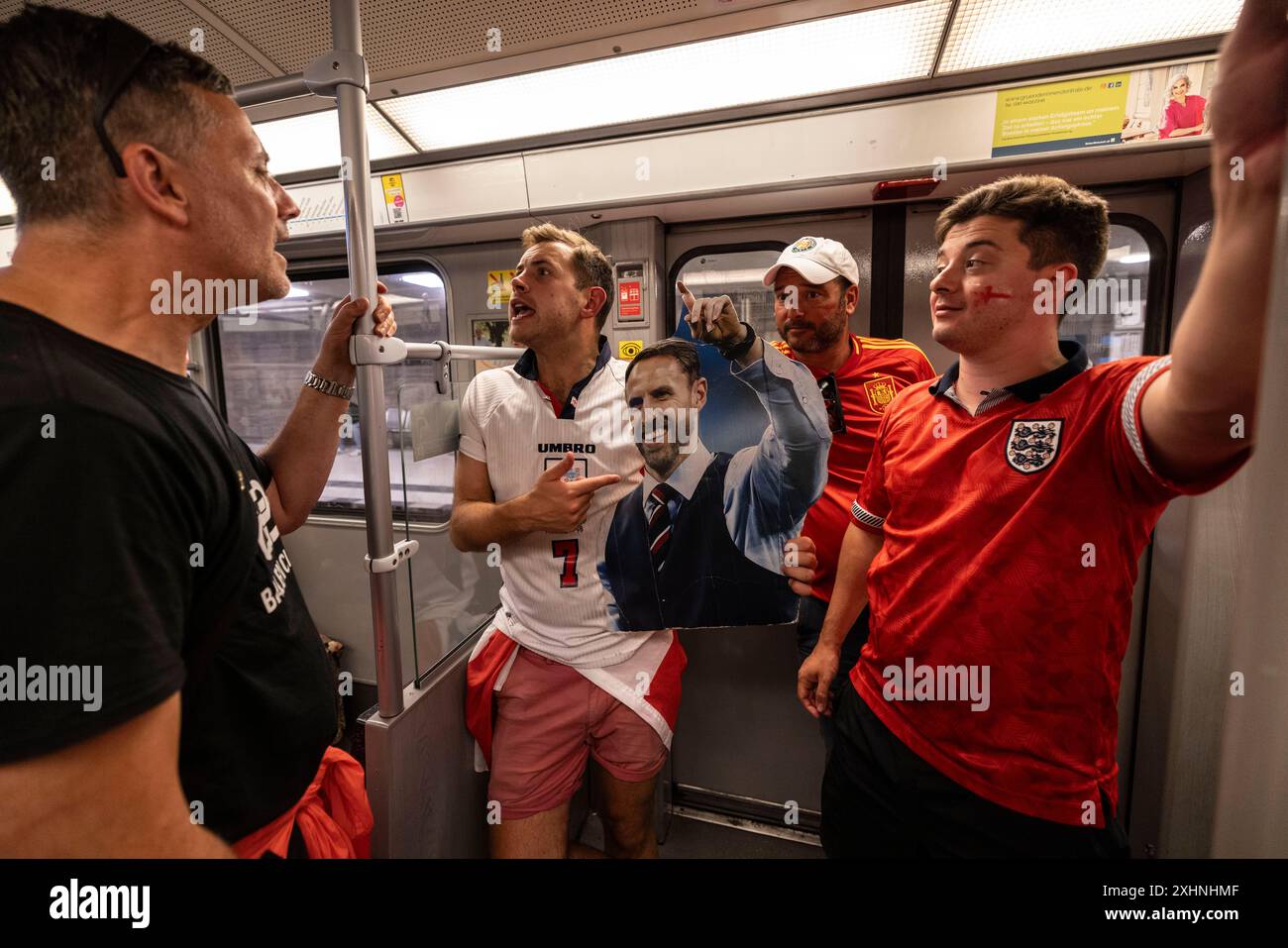 Sad england fans defeated hi-res stock photography and images - Alamy