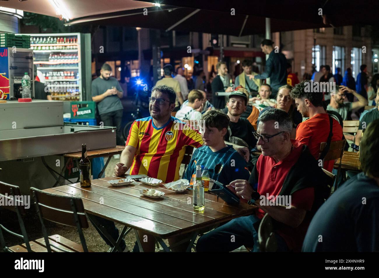 Sad england fans defeated hi-res stock photography and images - Alamy