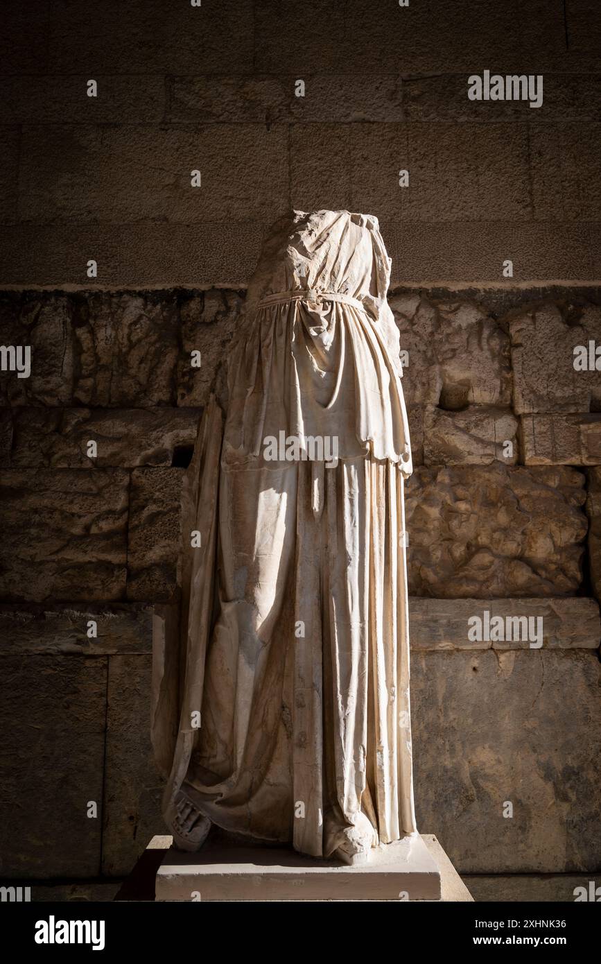 Cult statue of Apollo Patroos, 4th century BC, Stoa of Attalos, Ancient ...