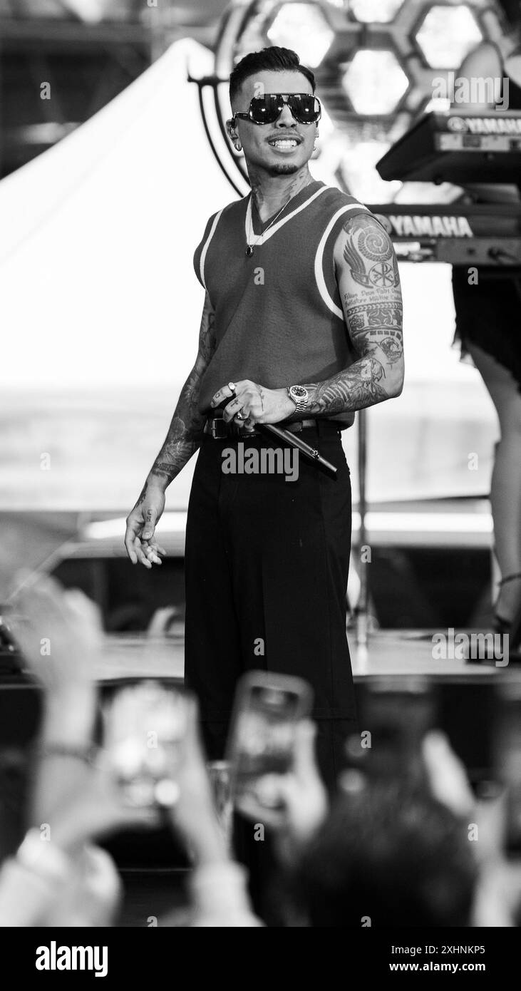 Rauw alejandro Black and White Stock Photos & Images - Alamy