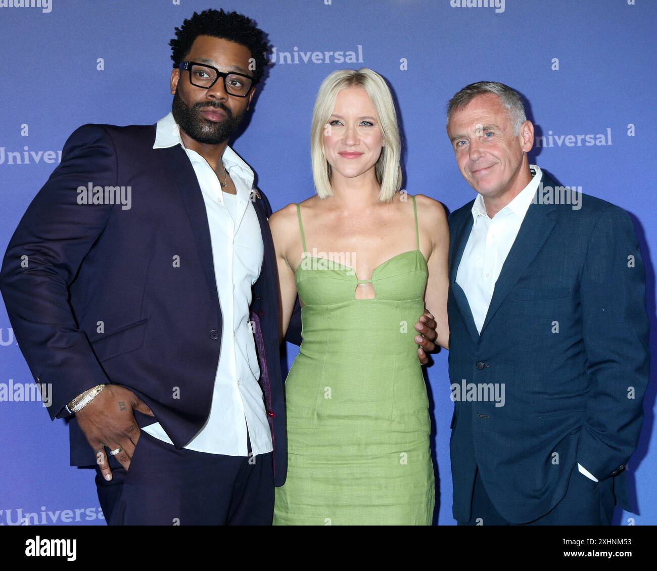 LOS ANGELES - JUL 14: LaRoyce Hawkins, Jessy Schram, David Eigenberg at ...
