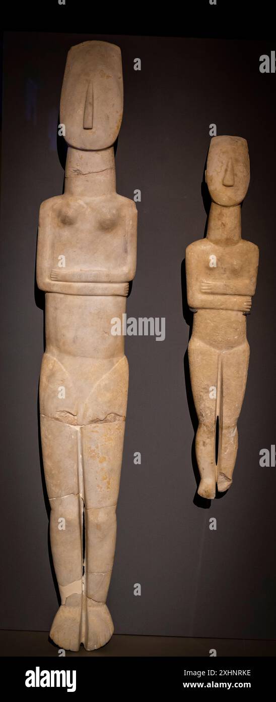 Female figurines with folded arms, Cycladic art, 2800-2300 BC, National ...