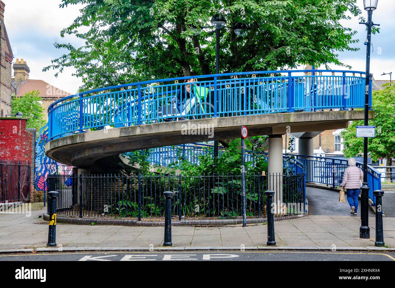 Spiral concrete ramp hi-res stock photography and images - Alamy