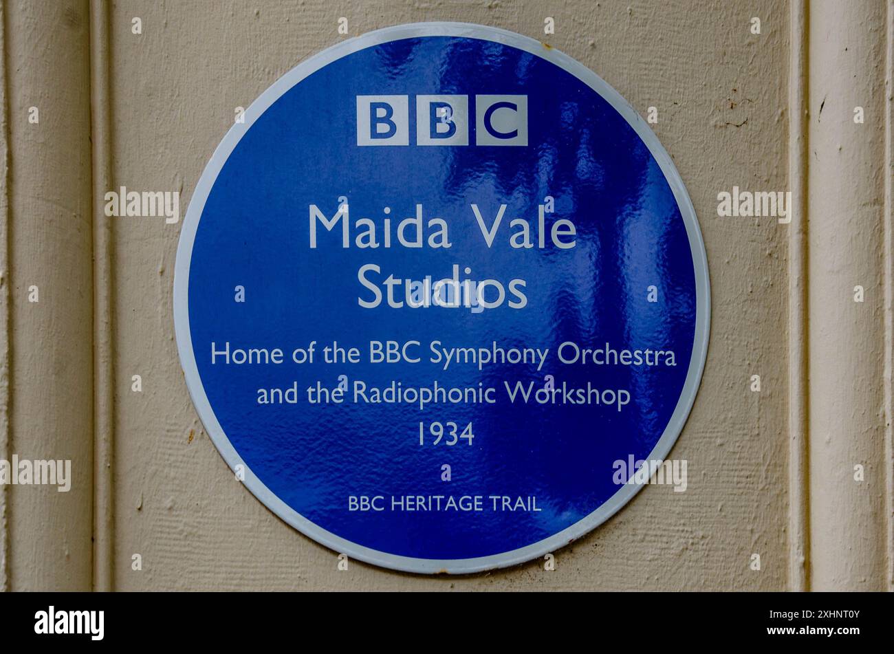 A circular, blue plaque on the wall of the BBC Maida Vale Studios in London, UK Stock Photo - Alamy