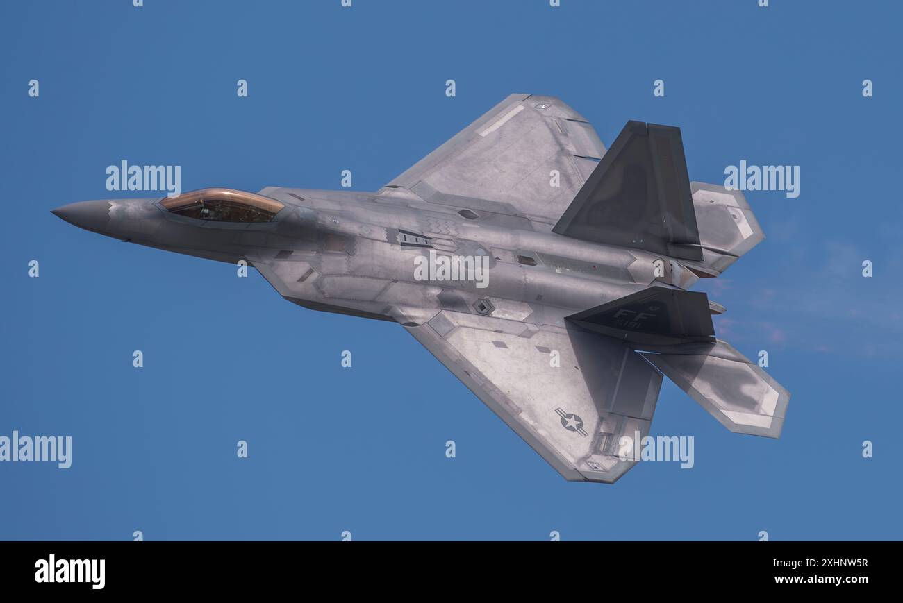 US Air Force F-22 Raptor 5th generation stealth aircraft flying at RIAT ...