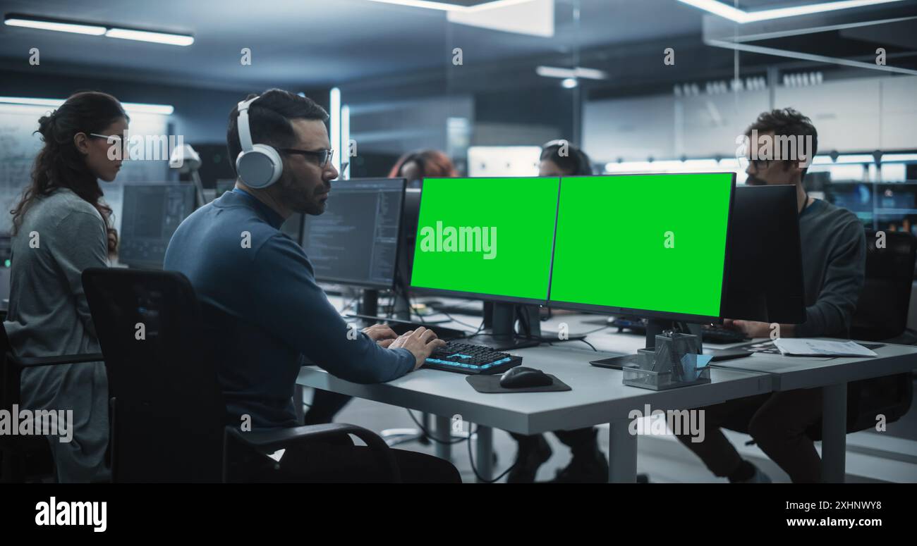 Mockup computers in data center hi-res stock photography and images - Alamy