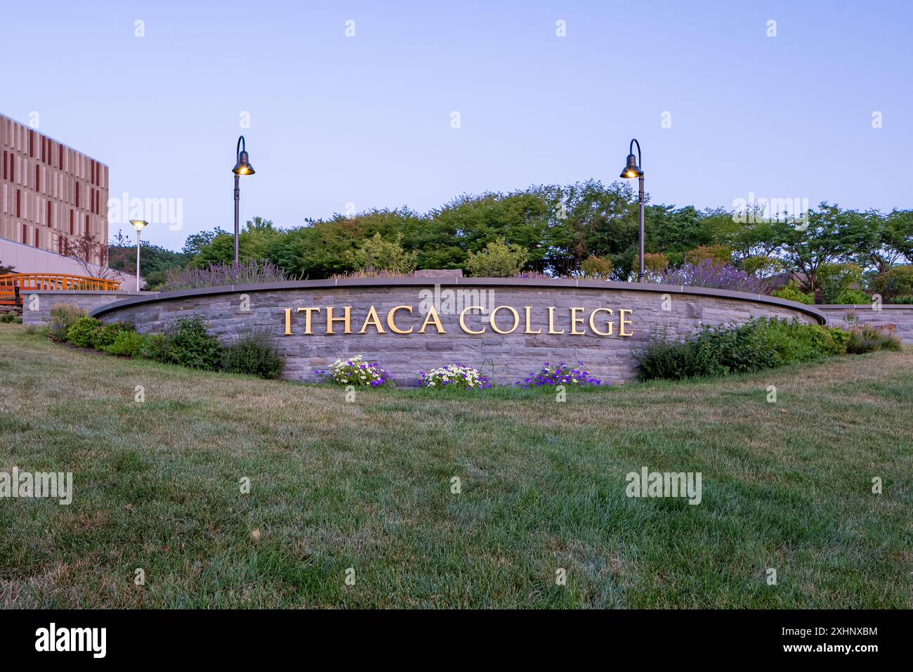 Ithaca, New York - July 13, 2024: Photo of stone Ithaca College entrance sign Stock Photo - Alamy
