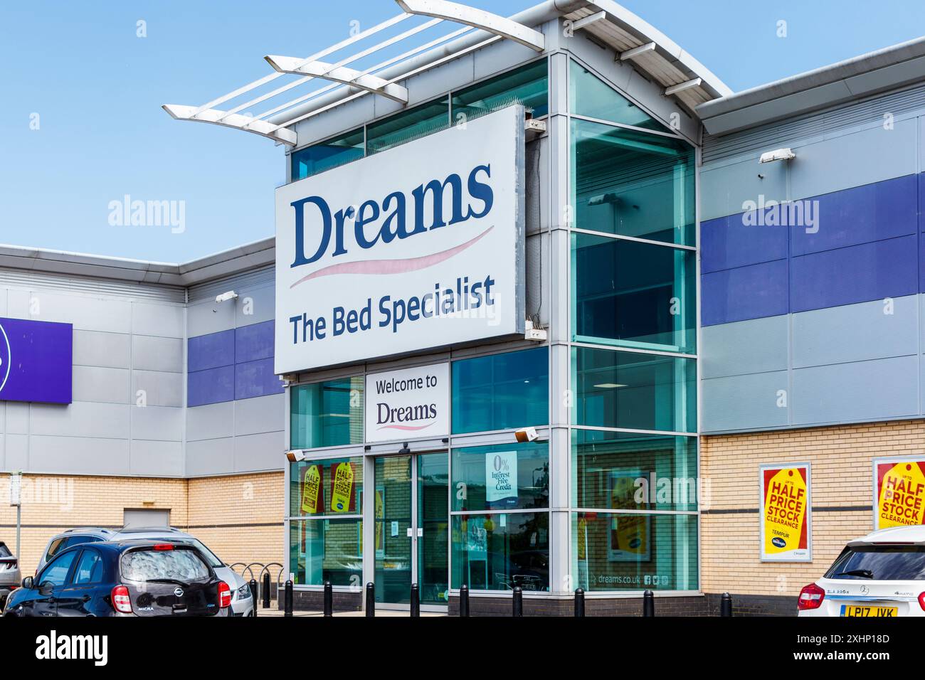 Dreams, a retail outlet selling beds at Staples Corner Retail Park ...