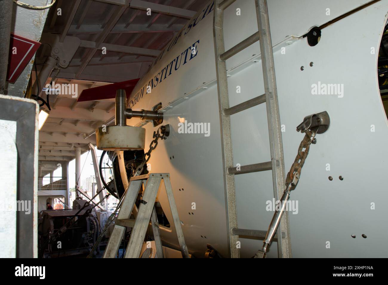Titanic underwater hi-res stock photography and images - Alamy