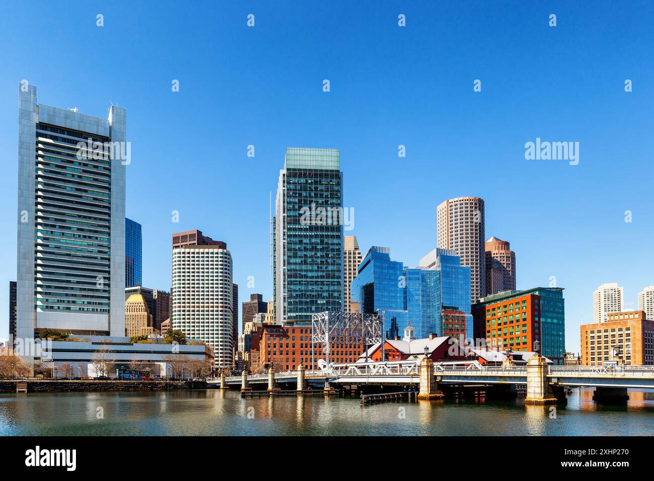 Downtown Boston waterfront skyline across the Fort Point Channel Stock ...