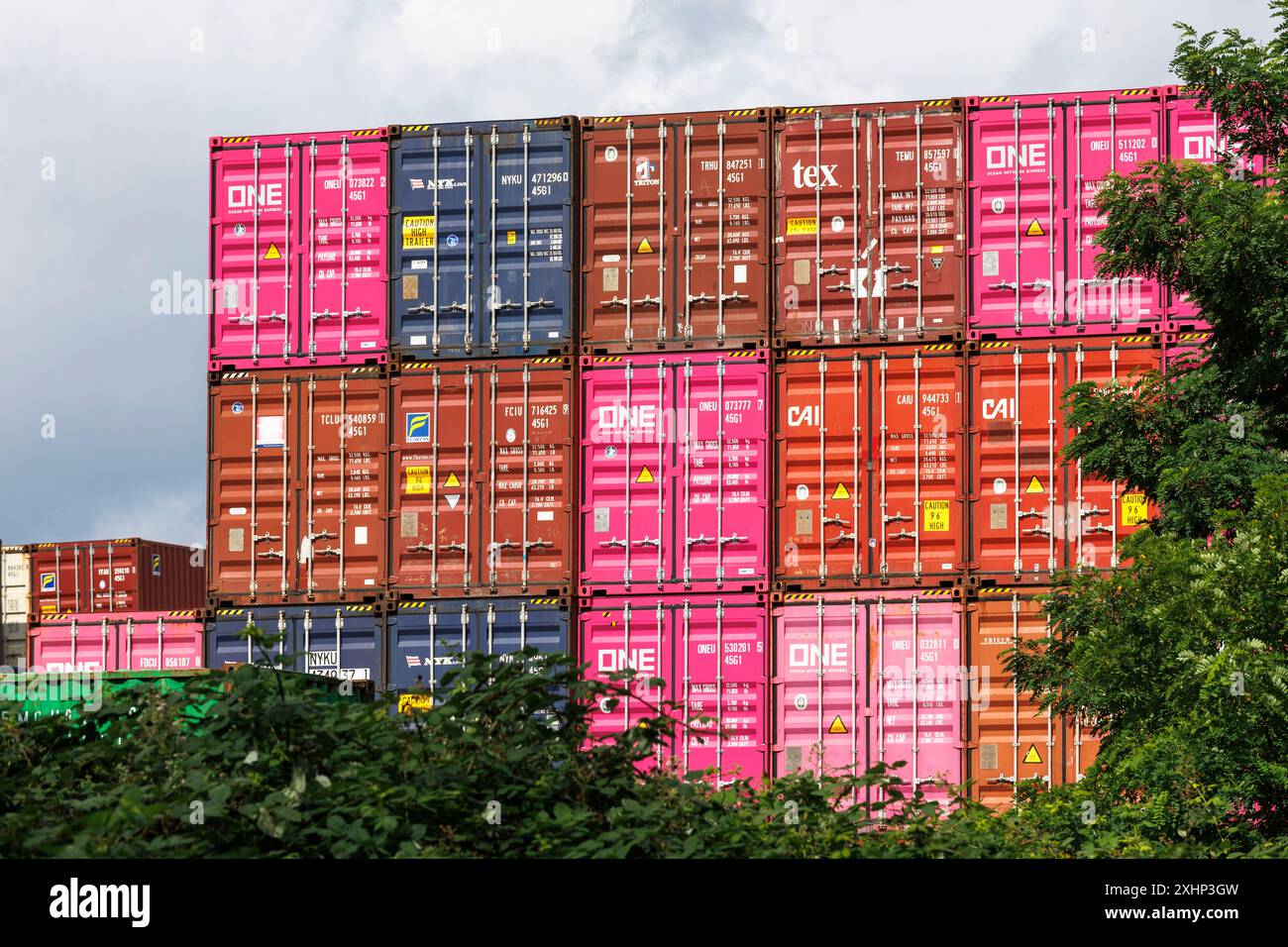 the container terminal Molenkopf of the Rhine port in the town district ...
