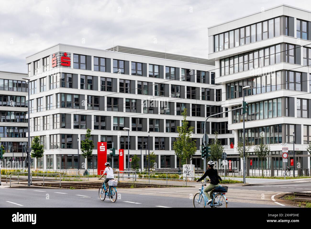 Sparkasse KoelnBonn BusinessCenter Koeln-Nord in the district of ...