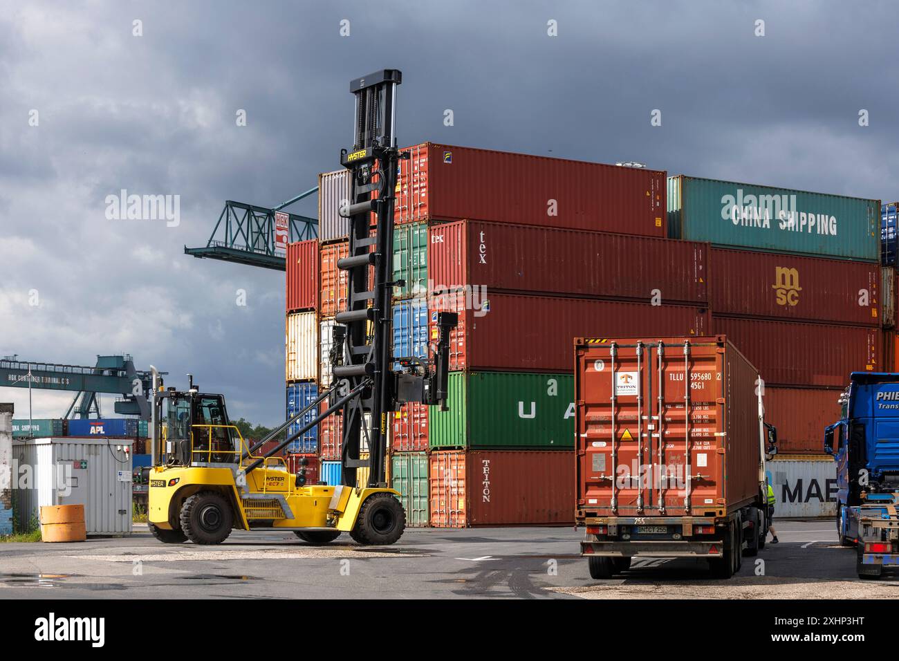Hyster container stapler at the container terminal Molenkopf of the ...