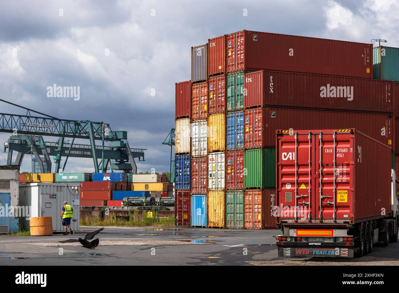 the container terminal Molenkopf of the Rhine port in the town district ...