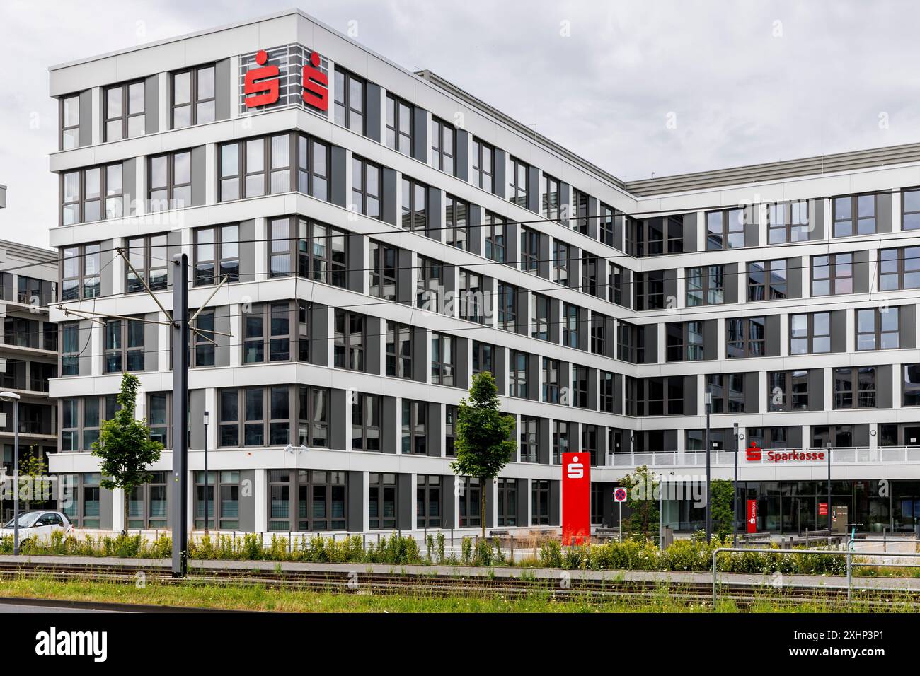 Sparkasse KoelnBonn BusinessCenter Koeln-Nord in the district of ...