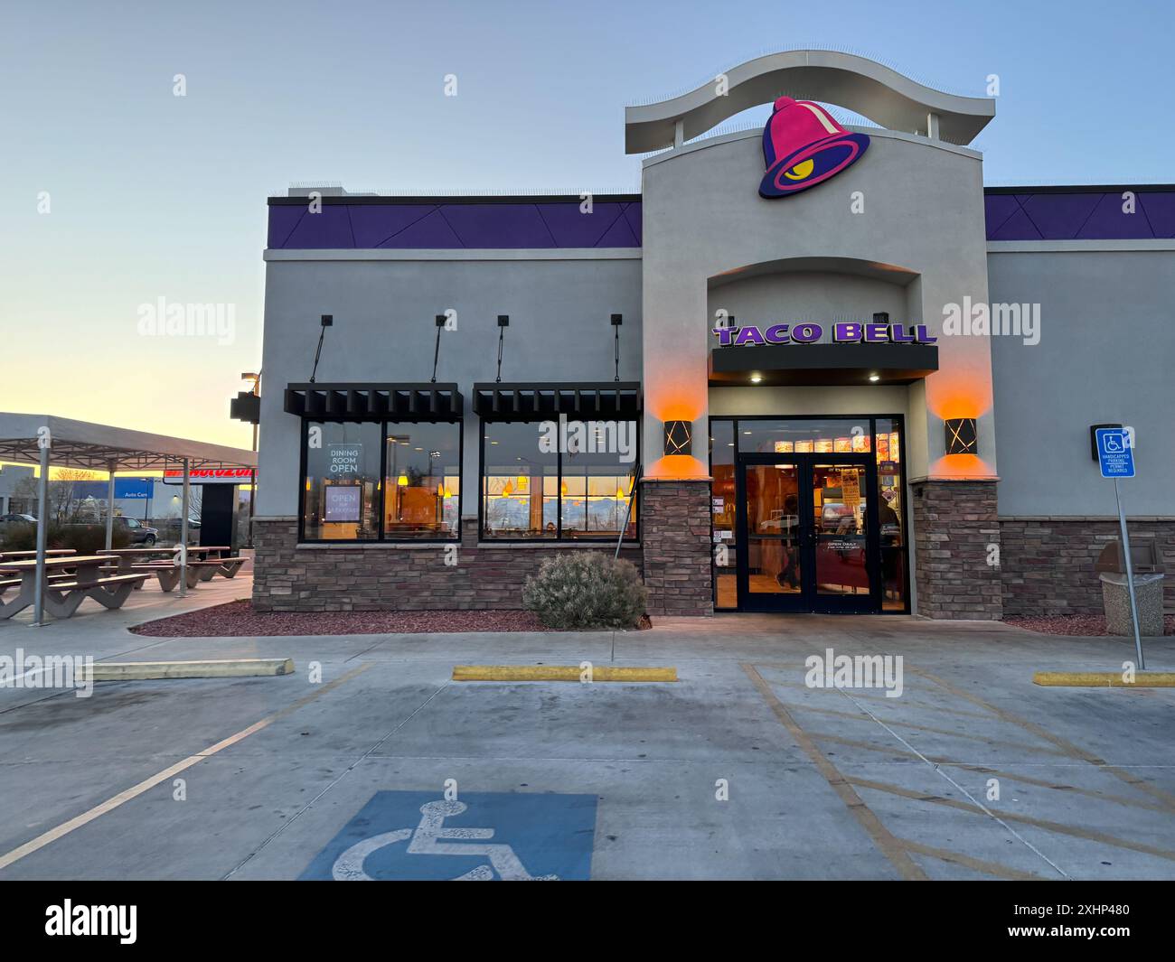 Taco bell restaurant modern hi-res stock photography and images - Alamy