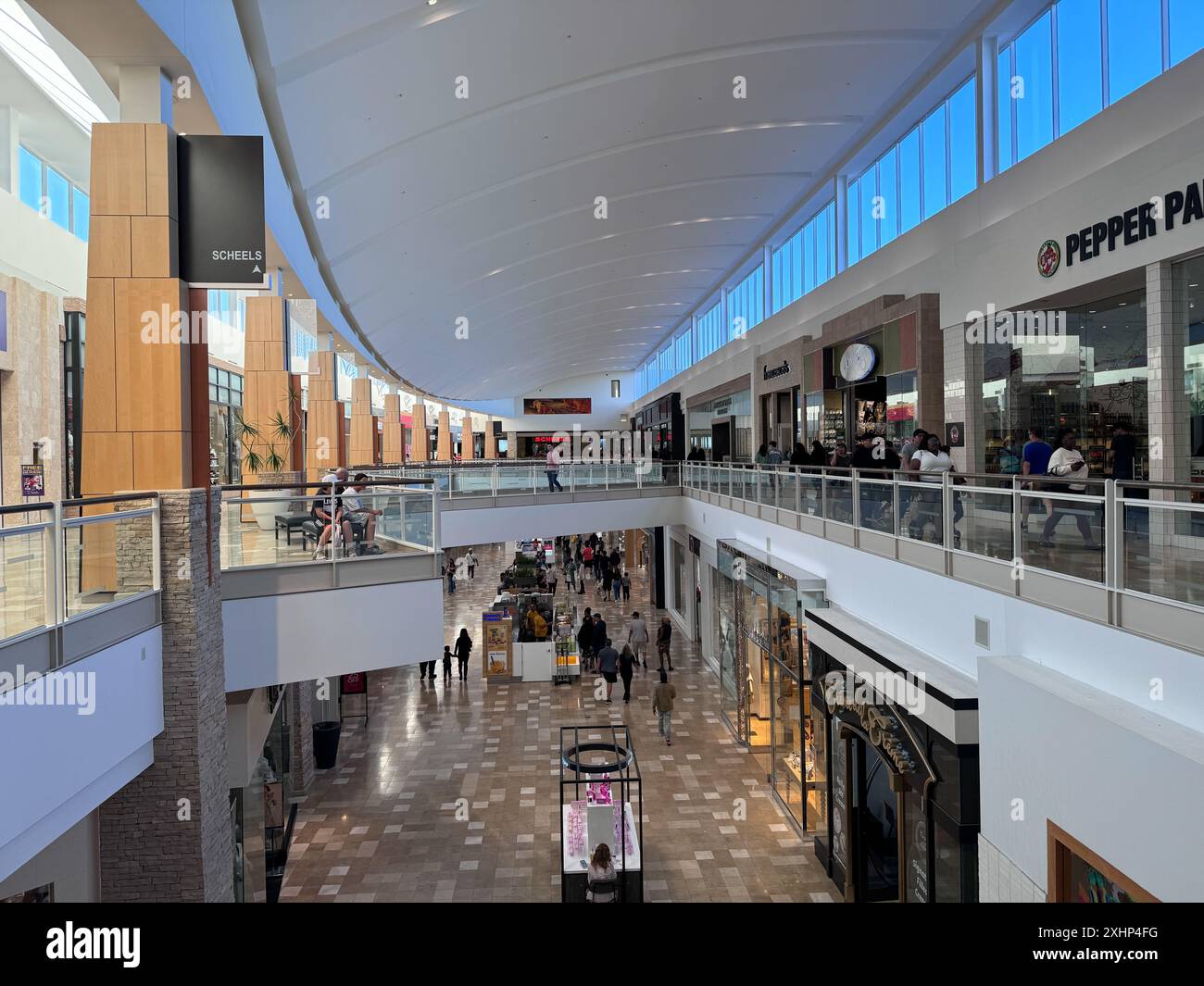 Chandler fashion center hi-res stock photography and images - Alamy