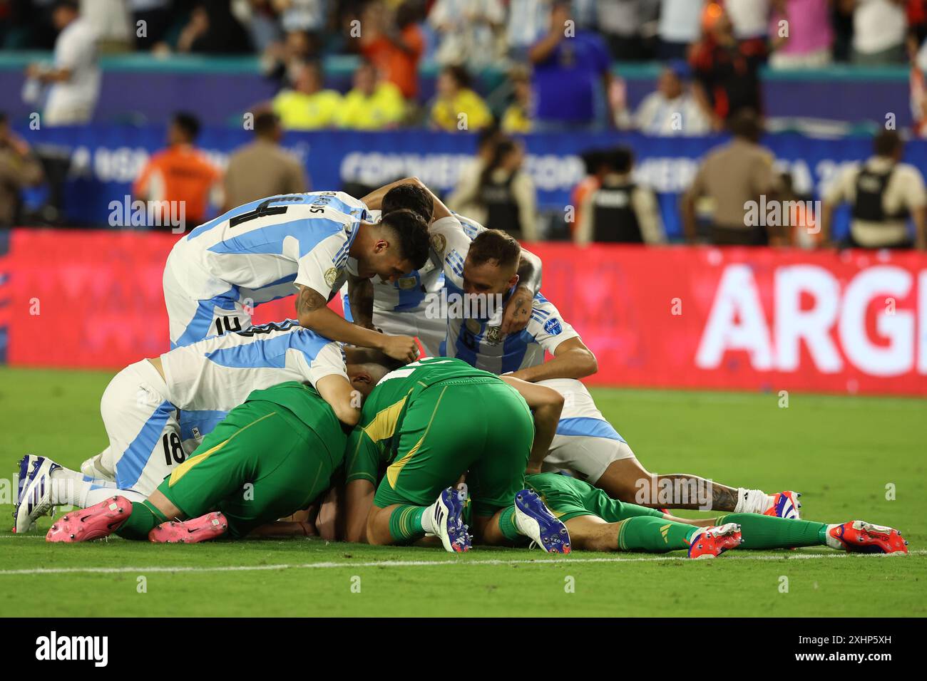 Miami, Florida, USA. 15th July, 2024. Argentina’s players celebrates at ...