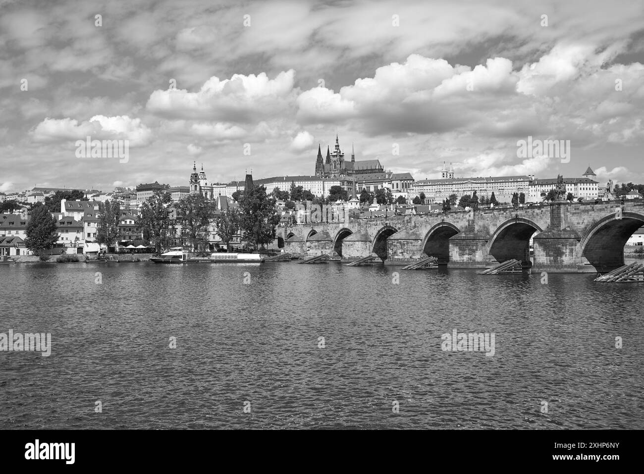 Cityscape view of Prague castle, Vltava river and Mala strana district ...