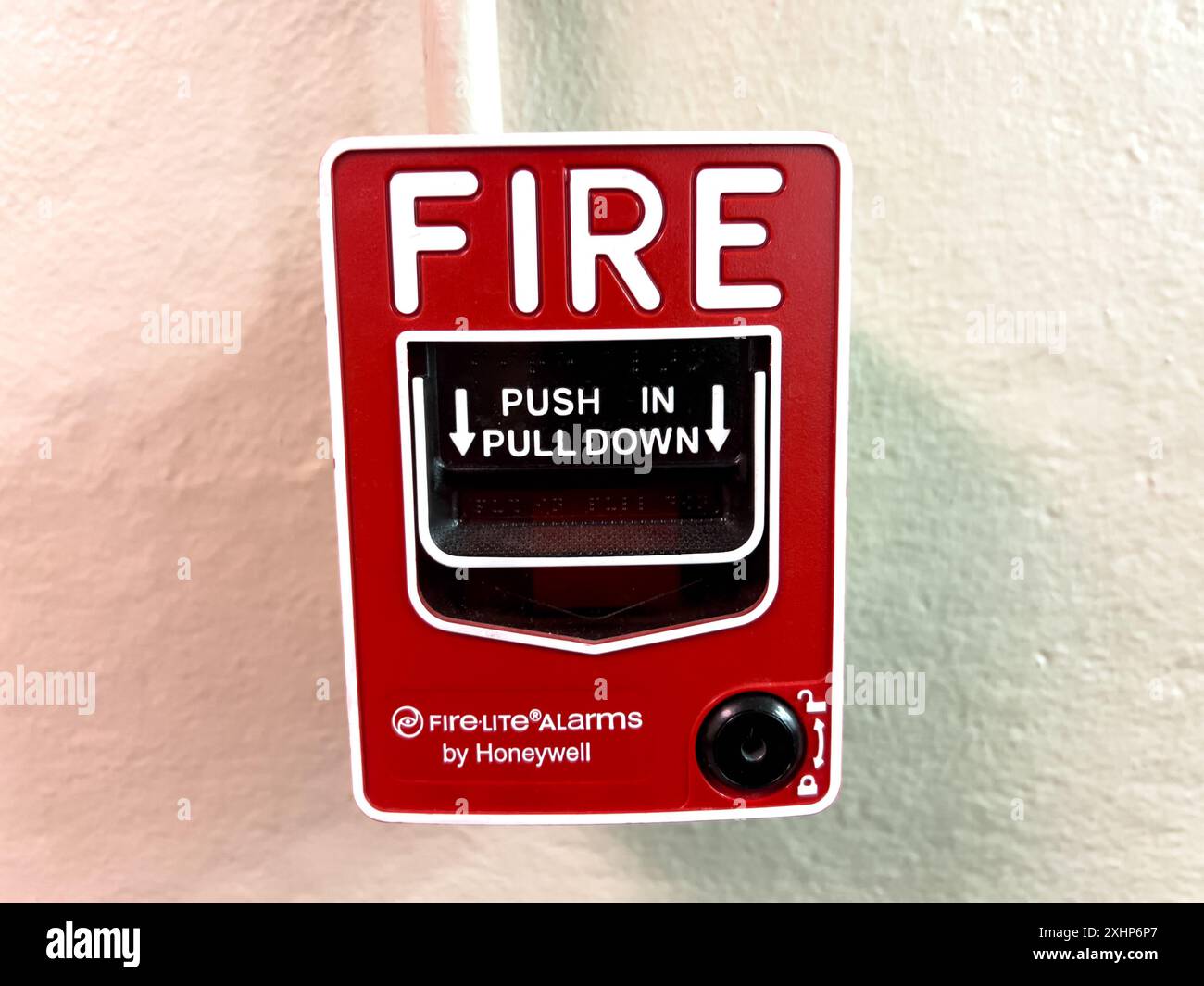 Fire alarm pull station hi-res stock photography and images - Alamy