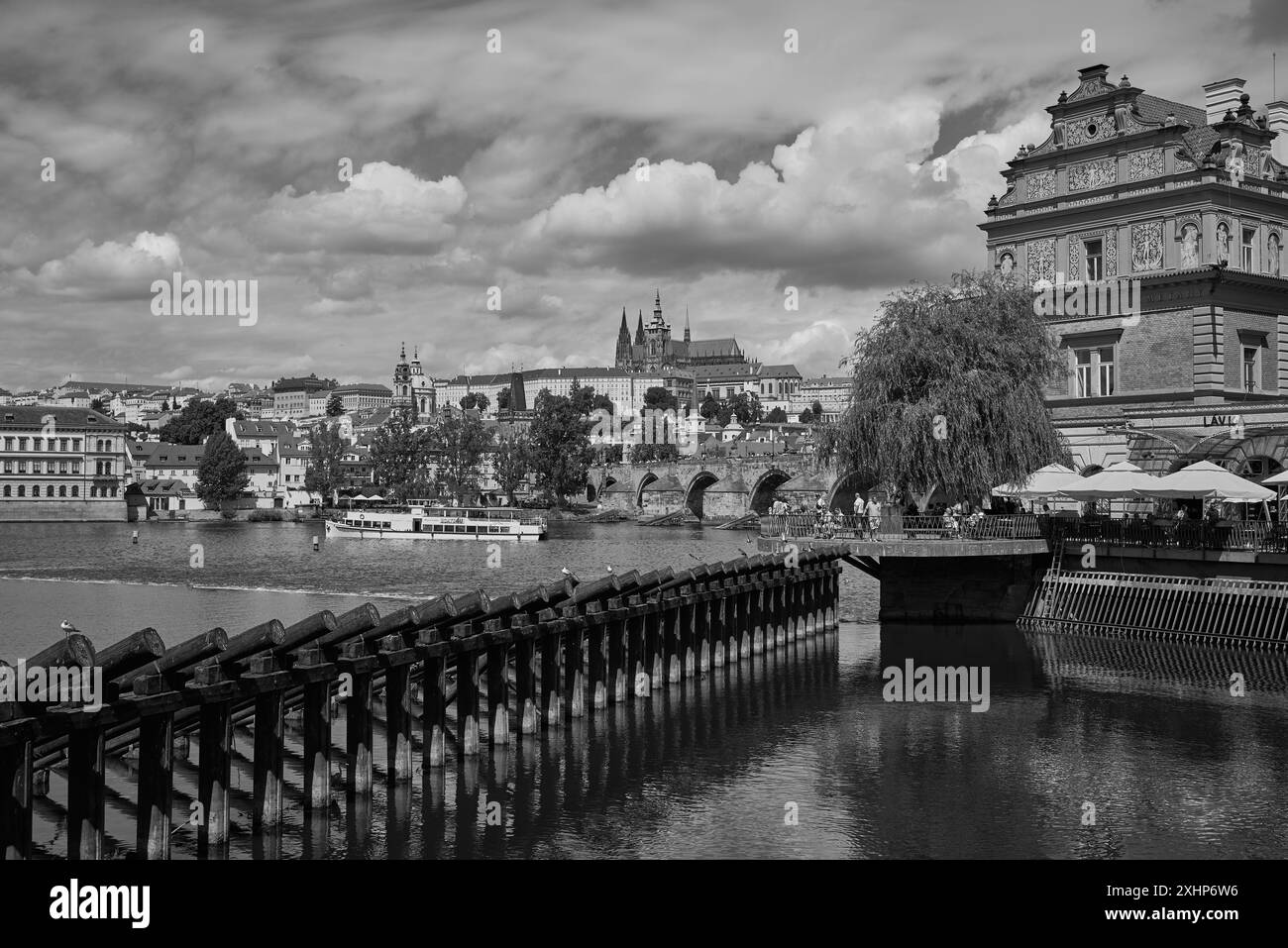 Cityscape view of Prague castle, Vltava river and Mala strana district ...