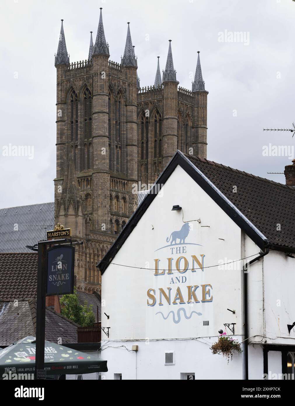 The Lion and Snake pub, Lincoln, England Stock Photo - Alamy