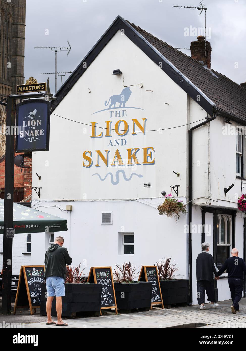 The Lion and Snake pub, Lincoln, England Stock Photo - Alamy