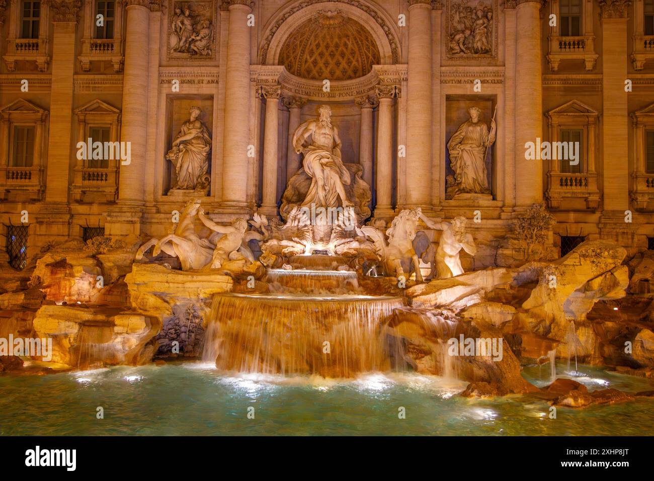 Most famous fountains hi-res stock photography and images - Alamy
