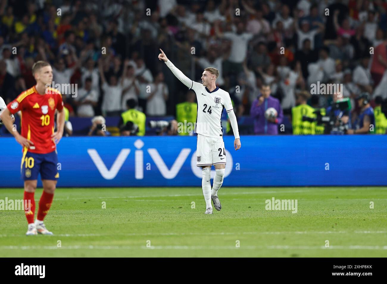 Cole palmer goal euro 2024 final hi-res stock photography and images ...