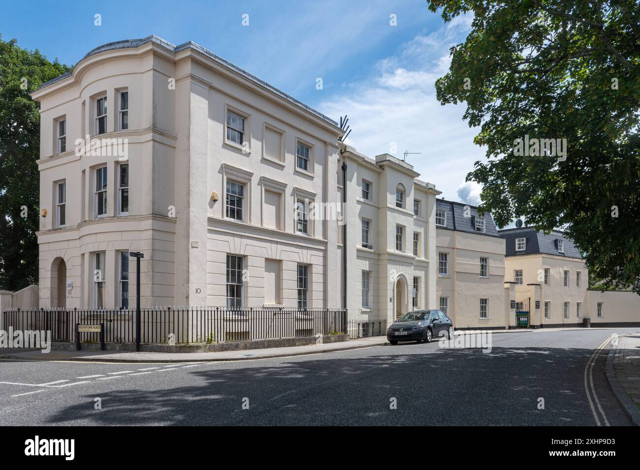 Regency style buildings in Southampton on corner of Carlton Crescent ...