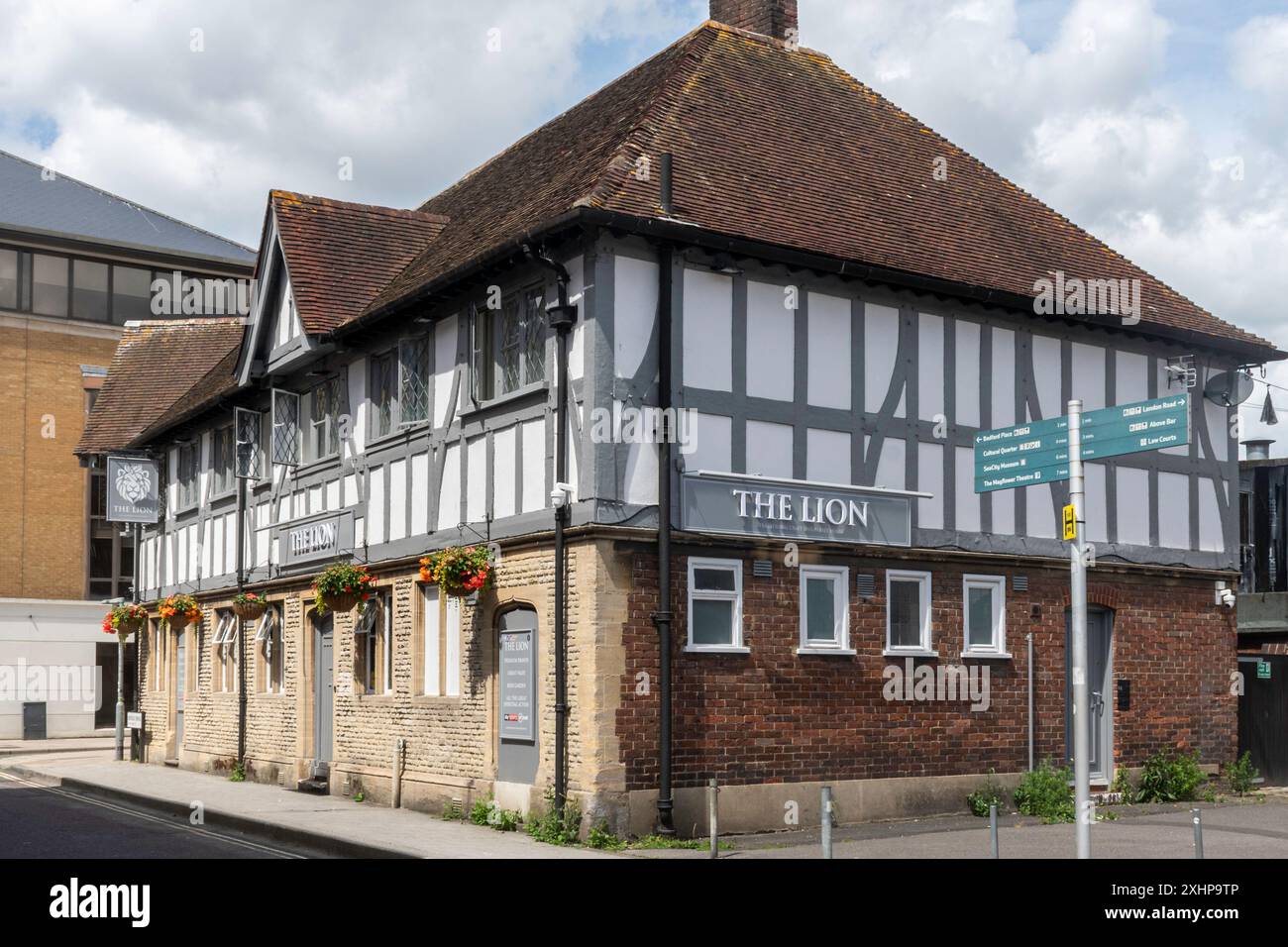 The Lion, historic pub in Southampton, Hampshire, England, UK Stock ...