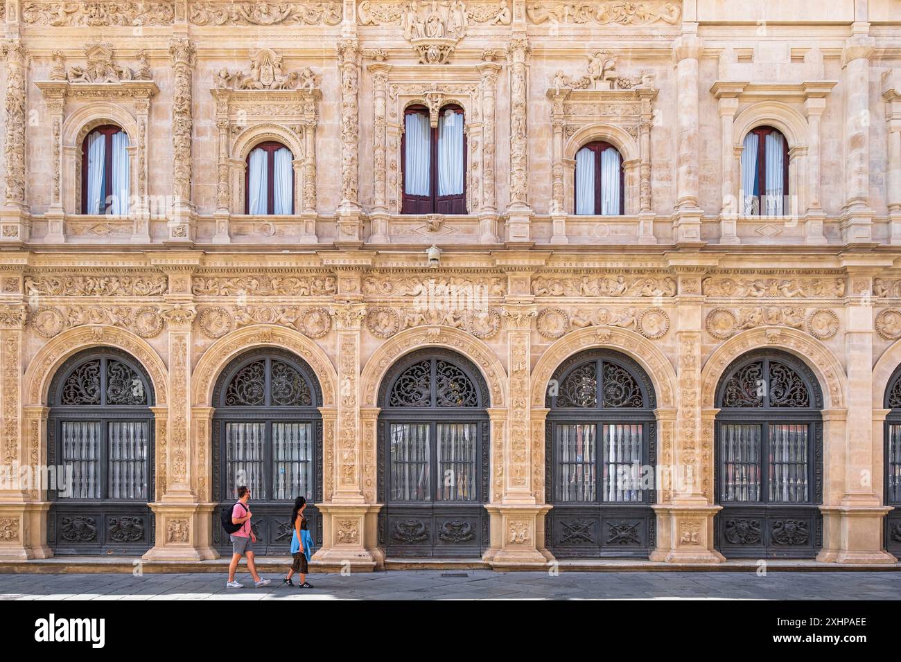 Plateresque style facade hi-res stock photography and images - Alamy